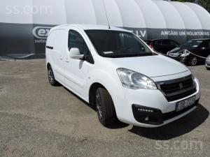White Peugeot Partner 2017 in Cesis, with an engine capacity of 1.60 L and mileage of 300 thousand km for 3650 €, photo 3 on AUTOMOTO.COM.LV