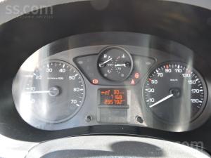White Peugeot Partner 2017 in Cesis, with an engine capacity of 1.60 L and mileage of 300 thousand km for 3650 €, photo 10 on AUTOMOTO.COM.LV