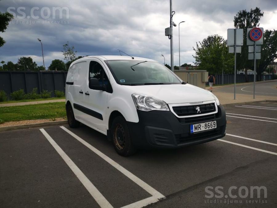 Balts Peugeot Partner 2017 Rīga, ar dzinēja tilpumu 1.60 L un nobraukumu 428 tūkst. km par 5400 €, foto 1 vietnē AUTOMOTO.COM.LV