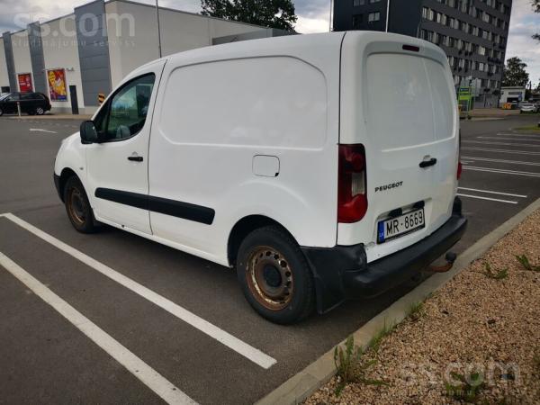 Balts Peugeot Partner 2017 Rīga, ar dzinēja tilpumu 1.60 L un nobraukumu 428 tūkst. km par 5400 €, foto 3 vietnē AUTOMOTO.COM.LV