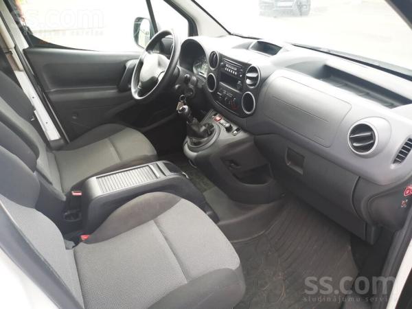 Balts Peugeot Partner 2017 Rīga, ar dzinēja tilpumu 1.60 L un nobraukumu 428 tūkst. km par 5400 €, foto 4 vietnē AUTOMOTO.COM.LV
