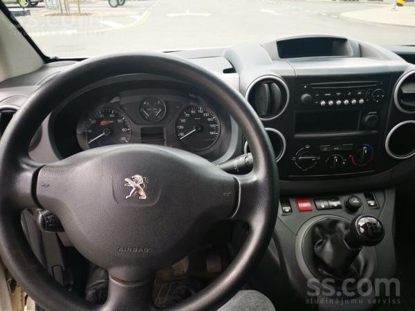 Balts Peugeot Partner 2017 Rīga, ar dzinēja tilpumu 1.60 L un nobraukumu 428 tūkst. km par 5400 €, foto 7 vietnē AUTOMOTO.COM.LV