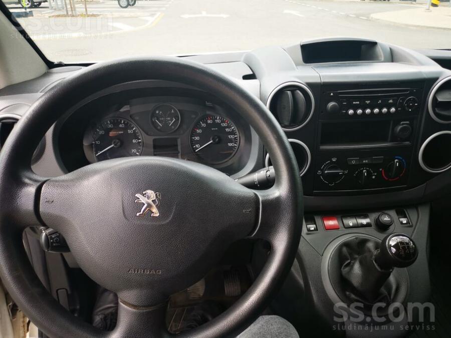 Balts Peugeot Partner 2017 Rīga, ar dzinēja tilpumu 1.60 L un nobraukumu 428 tūkst. km par 5400 €, foto 8 vietnē AUTOMOTO.COM.LV