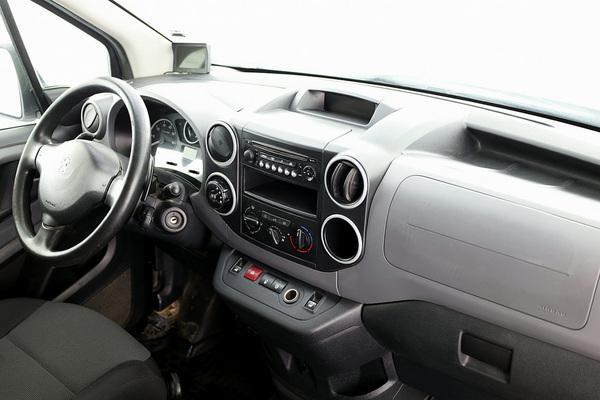 Balts Peugeot Partner 2017 Tallina, ar dzinēja tilpumu 1.60 L un nobraukumu 307 tūkst. km par 2799 €, foto 5 vietnē AUTOMOTO.COM.LV