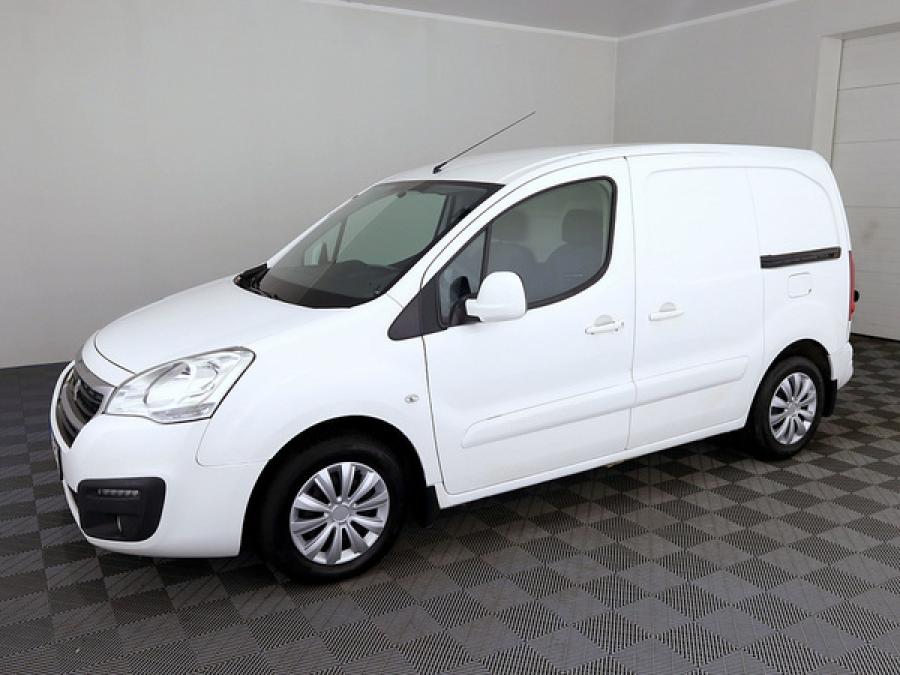 White Peugeot Partner 2018 in Tallinn, with an engine capacity of 1.60 L and mileage of 289 thousand km for 2699 €, photo 3 on AUTOMOTO.COM.LV
