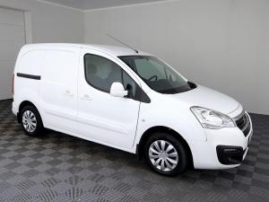 White Peugeot Partner 2018 in Tallinn, with an engine capacity of 1.60 L and mileage of 289 thousand km for 2699 €, photo 10 on AUTOMOTO.COM.LV