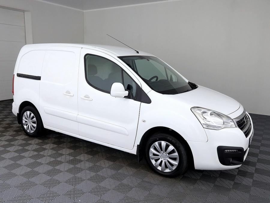 White Peugeot Partner 2018 in Tallinn, with an engine capacity of 1.60 L and mileage of 289 thousand km for 2699 €, photo 10 on AUTOMOTO.COM.LV