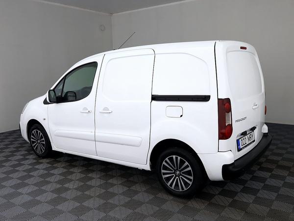 Белый Пежо Partner 2018 в Таллин, объемом двигателя 1.60 л и пробегом 138 тыс. км за 3299 €, фото 4 на AUTOMOTO.COM.LV