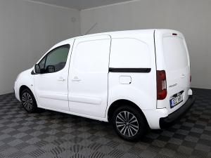 Белый Пежо Partner 2018 в Таллин, объемом двигателя 1.60 л и пробегом 138 тыс. км за 3299 €, фото 5 на AUTOMOTO.COM.LV