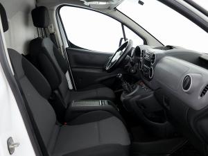 Balts Peugeot Partner 2018 Tallina, ar dzinēja tilpumu 1.60 L un nobraukumu 269 tūkst. km par 3199 €, foto 7 vietnē AUTOMOTO.COM.LV