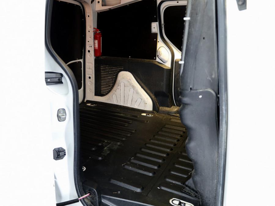 Balts Peugeot Partner 2018 Tallina, ar dzinēja tilpumu 1.60 L un nobraukumu 269 tūkst. km par 3199 €, foto 8 vietnē AUTOMOTO.COM.LV