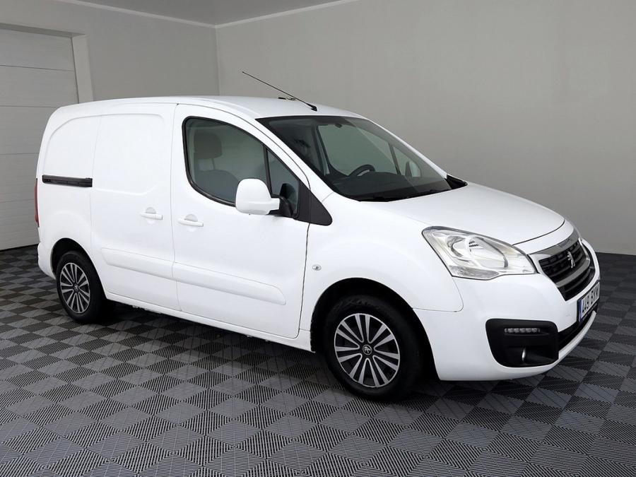 Balts Peugeot Partner 2018 Tallina, ar dzinēja tilpumu 1.60 L un nobraukumu 269 tūkst. km par 3199 €, foto 10 vietnē AUTOMOTO.COM.LV