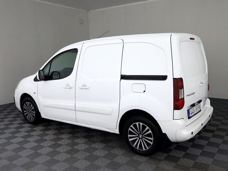 Balts Peugeot Partner 2018 Tallina, ar dzinēja tilpumu 1.60 L un nobraukumu 269 tūkst. km par 3199 €, foto 13 vietnē AUTOMOTO.COM.LV