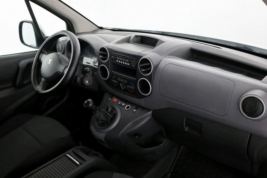 Balts Peugeot Partner 2018 Tallina, ar dzinēja tilpumu 1.60 L un nobraukumu 269 tūkst. km par 3199 €, foto 14 vietnē AUTOMOTO.COM.LV