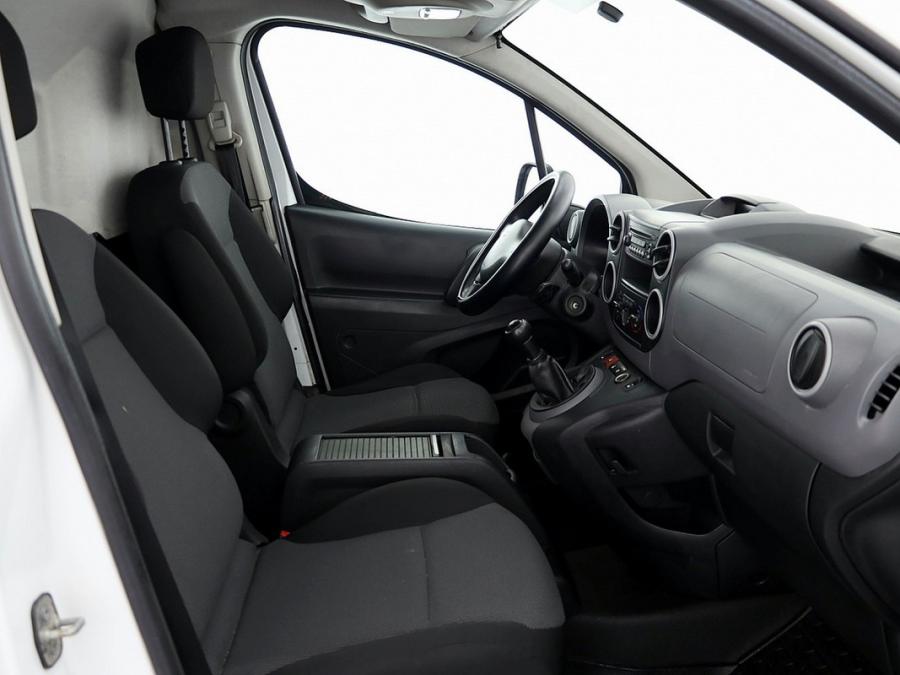 Balts Peugeot Partner 2018 Tallina, ar dzinēja tilpumu 1.60 L un nobraukumu 269 tūkst. km par 3199 €, foto 15 vietnē AUTOMOTO.COM.LV