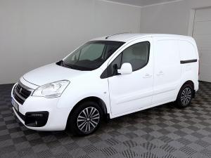 White Peugeot Partner 2018 in Tallinn, with an engine capacity of 1.60 L and mileage of 267 thousand km for 3399 €, photo 3 on AUTOMOTO.COM.LV