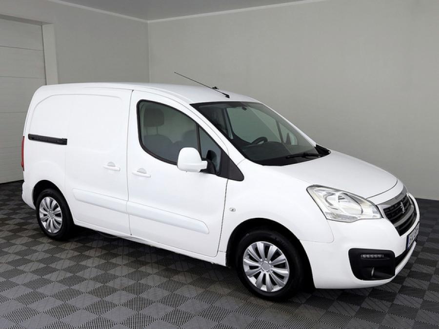 White Peugeot Partner 2018 in Tallinn, with an engine capacity of 1.60 L and mileage of 279 thousand km for 2799 €, photo 1 on AUTOMOTO.COM.LV