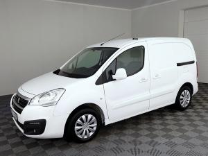 White Peugeot Partner 2018 in Tallinn, with an engine capacity of 1.60 L and mileage of 279 thousand km for 2799 €, photo 3 on AUTOMOTO.COM.LV