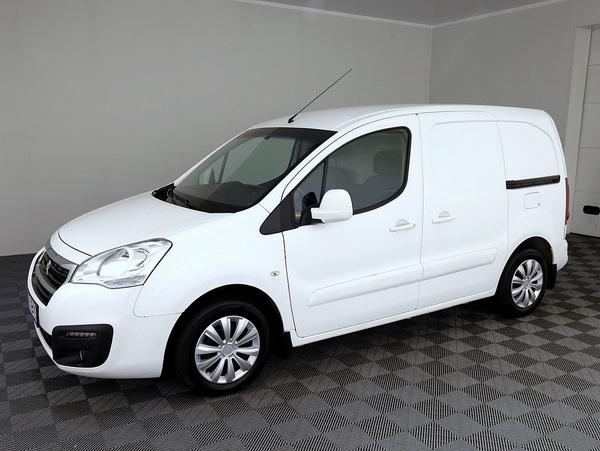 Balts Peugeot Partner 2018 Tallina, ar dzinēja tilpumu 1.60 L un nobraukumu 268 tūkst. km par 2999 €, foto 3 vietnē AUTOMOTO.COM.LV