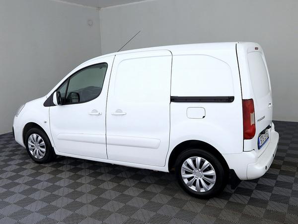 Balts Peugeot Partner 2018 Tallina, ar dzinēja tilpumu 1.60 L un nobraukumu 268 tūkst. km par 2999 €, foto 5 vietnē AUTOMOTO.COM.LV