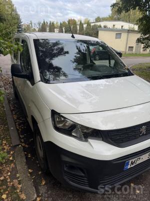 Balts Peugeot Partner 2020 Rīga, ar dzinēja tilpumu 1.50 L un nobraukumu 190 tūkst. km par 9500 €, foto 4 vietnē AUTOMOTO.COM.LV