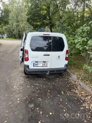 Balts Peugeot Partner 2020 Rīga, ar dzinēja tilpumu 1.50 L un nobraukumu 190 tūkst. km par 9500 €, foto 5 vietnē AUTOMOTO.COM.LV
