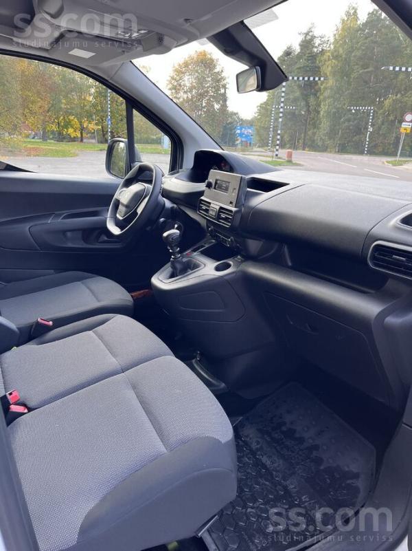Balts Peugeot Partner 2020 Rīga, ar dzinēja tilpumu 1.20 L un nobraukumu 20 tūkst. km par 11000 €, foto 9 vietnē AUTOMOTO.COM.LV