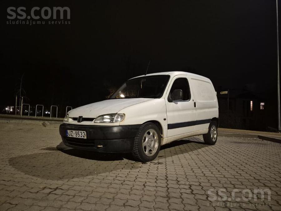 White Peugeot Partner 1999 in Saldus, with an engine capacity of 1.90 L and mileage of 352 thousand km for 1300 €, photo 3 on AUTOMOTO.COM.LV