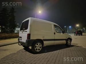 White Peugeot Partner 1999 in Saldus, with an engine capacity of 1.90 L and mileage of 352 thousand km for 1300 €, photo 5 on AUTOMOTO.COM.LV