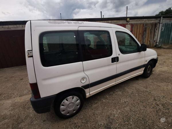 White Peugeot Partner 2002 in Kaunas, with an engine capacity of 1.90 L and mileage of 369 thousand km for 299 €, photo 2 on AUTOMOTO.COM.LV
