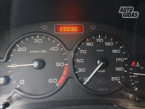 Белый Пежо Partner 2003 в Вильнюс, объемом двигателя 1.90 л и пробегом 239 тыс. км за 80 €, фото 6 на AUTOMOTO.COM.LV