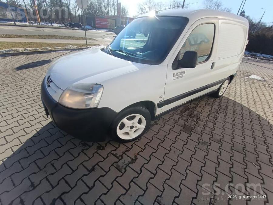 Balts Peugeot Partner 2007 Limbaži, ar dzinēja tilpumu 1.60 L un nobraukumu 449 tūkst. km par 700 €, foto 4 vietnē AUTOMOTO.COM.LV