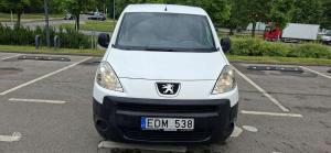 White Peugeot Partner 2009 in Vilnius, with an engine capacity of 1.60 L and mileage of 338 thousand km for 500 €, photo 3 on AUTOMOTO.COM.LV