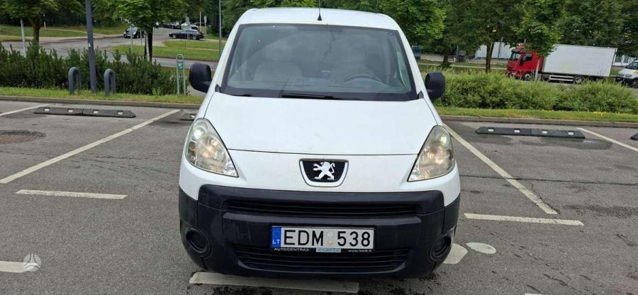 White Peugeot Partner 2009 in Vilnius, with an engine capacity of 1.60 L and mileage of 338 thousand km for 500 €, photo 3 on AUTOMOTO.COM.LV
