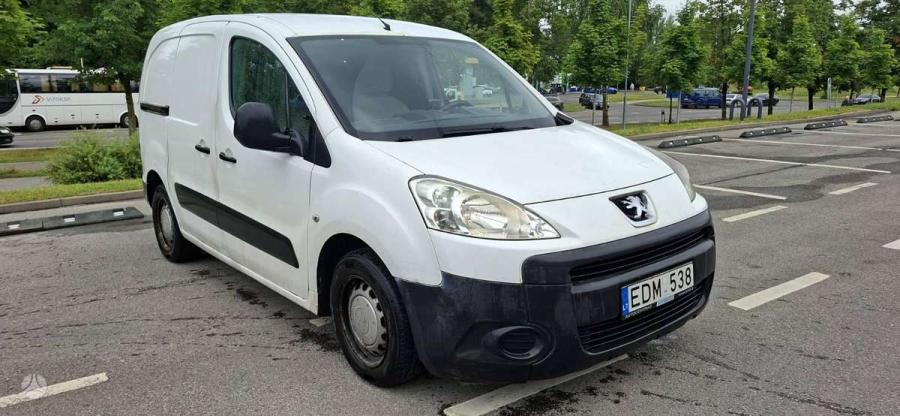 White Peugeot Partner 2009 in Vilnius, with an engine capacity of 1.60 L and mileage of 338 thousand km for 500 €, photo 5 on AUTOMOTO.COM.LV