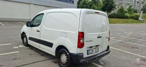 White Peugeot Partner 2009 in Vilnius, with an engine capacity of 1.60 L and mileage of 338 thousand km for 500 €, photo 6 on AUTOMOTO.COM.LV