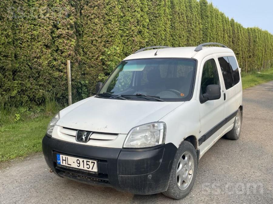 White Peugeot Partner 2010 in Ogre, with an engine capacity of 1.40 L and mileage of 342 thousand km for 1100 €, photo 1 on AUTOMOTO.COM.LV