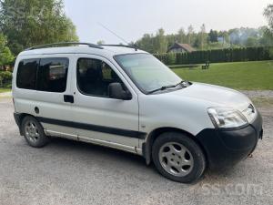 White Peugeot Partner 2010 in Ogre, with an engine capacity of 1.40 L and mileage of 342 thousand km for 1100 €, photo 3 on AUTOMOTO.COM.LV