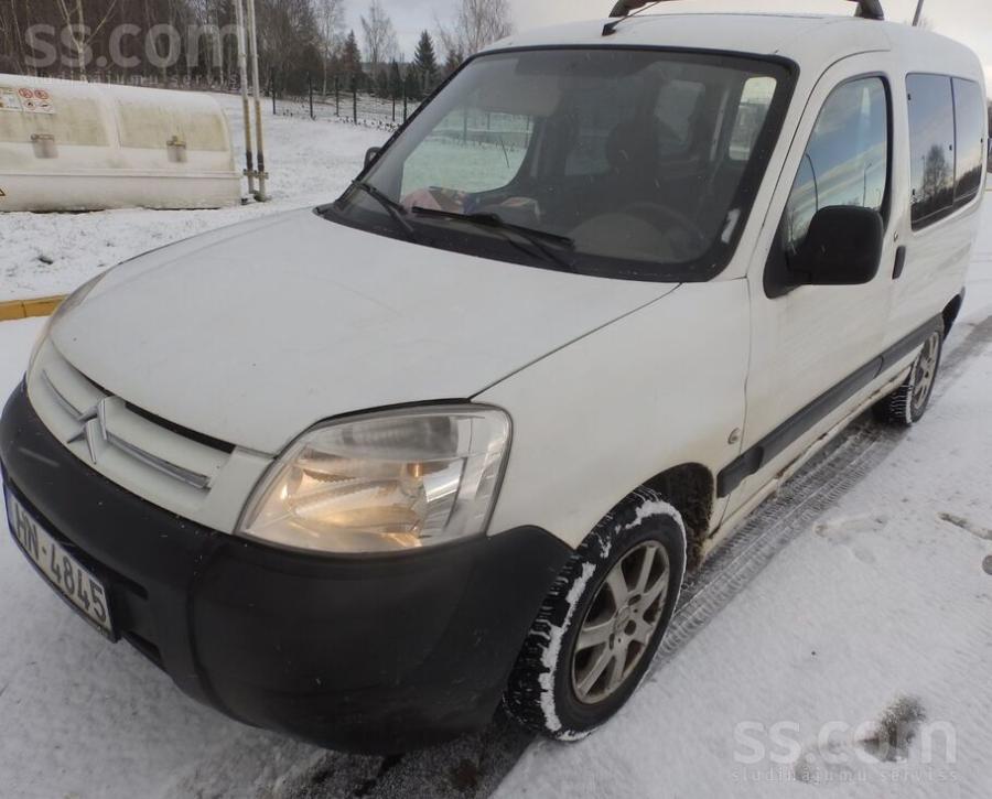 White Peugeot Partner 2010 in Riga, with an engine capacity of 1.40 L and mileage of 310 thousand km for 600 €, photo 1 on AUTOMOTO.COM.LV