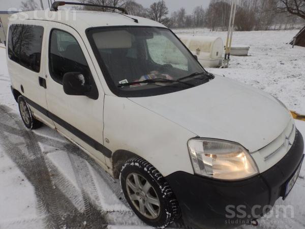 White Peugeot Partner 2010 in Riga, with an engine capacity of 1.40 L and mileage of 310 thousand km for 600 €, photo 4 on AUTOMOTO.COM.LV