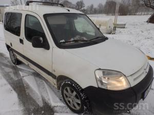 White Peugeot Partner 2010 in Riga, with an engine capacity of 1.40 L and mileage of 310 thousand km for 600 €, photo 4 on AUTOMOTO.COM.LV