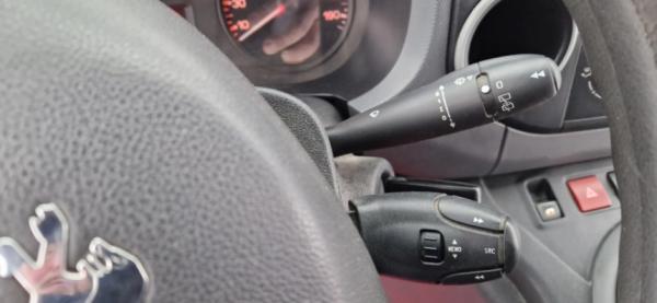 Balts Peugeot Partner 2010 Rīga, ar dzinēja tilpumu 1.60 L un nobraukumu 243 tūkst. km par 1950 €, foto 9 vietnē AUTOMOTO.COM.LV