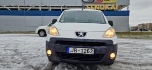 White Peugeot Partner 2010 in Riga, with an engine capacity of 1.60 L and mileage of 243 thousand km for 1950 €, photo 16 on AUTOMOTO.COM.LV