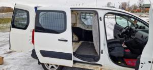 White Peugeot Partner 2010 in Riga, with an engine capacity of 1.60 L and mileage of 243 thousand km for 1950 €, photo 24 on AUTOMOTO.COM.LV