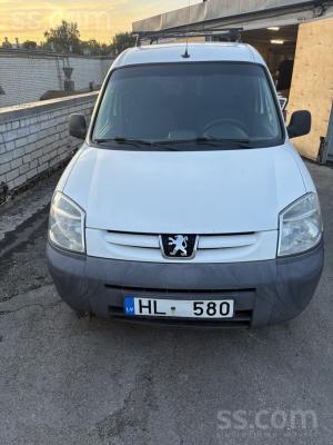 White Peugeot Partner 2010 in Riga, with an engine capacity of 1.40 L and mileage of 185 thousand km for 800 €, photo 3 on AUTOMOTO.COM.LV