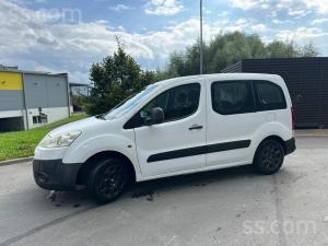 Balts Peugeot Partner 2010 Ogre, ar dzinēja tilpumu 1.60 L un nobraukumu 263 tūkst. km par 3500 €, foto  vietnē AUTOMOTO.COM.LV