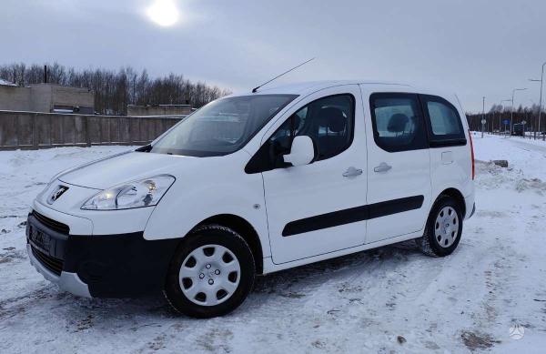 White Peugeot Partner 2011 in Siauliai, with an engine capacity of 1.56 L and mileage of 207 thousand km for 3350 €, photo 1 on AUTOMOTO.COM.LV