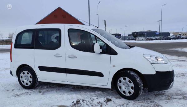 White Peugeot Partner 2011 in Siauliai, with an engine capacity of 1.56 L and mileage of 207 thousand km for 3350 €, photo 2 on AUTOMOTO.COM.LV