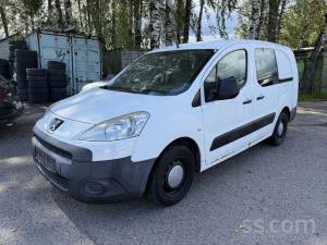 Balts Peugeot Partner 2011 Rīga, ar dzinēja tilpumu 1.60 L un nobraukumu 0 tūkst. km par 1300 €, foto 4 vietnē AUTOMOTO.COM.LV