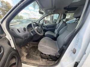 Balts Peugeot Partner 2011 Rīga, ar dzinēja tilpumu 1.60 L un nobraukumu 0 tūkst. km par 1300 €, foto 9 vietnē AUTOMOTO.COM.LV